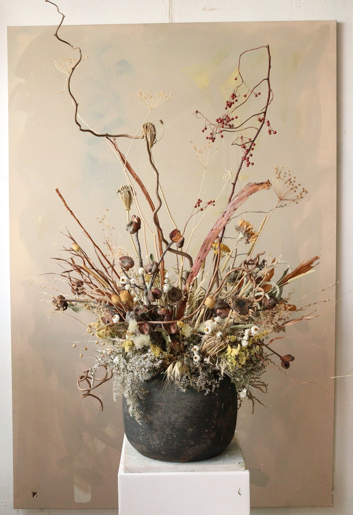 Luxury Dried Flower Arrangement - Natural Beige with Black Vase ...